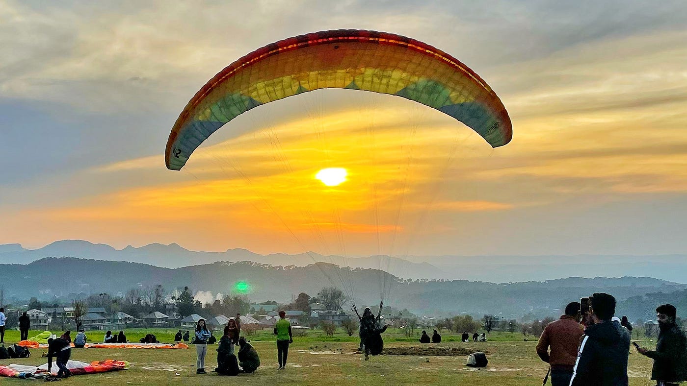 Best Paragliding Course in Bir Billing: Learn to Fly with Expert ...